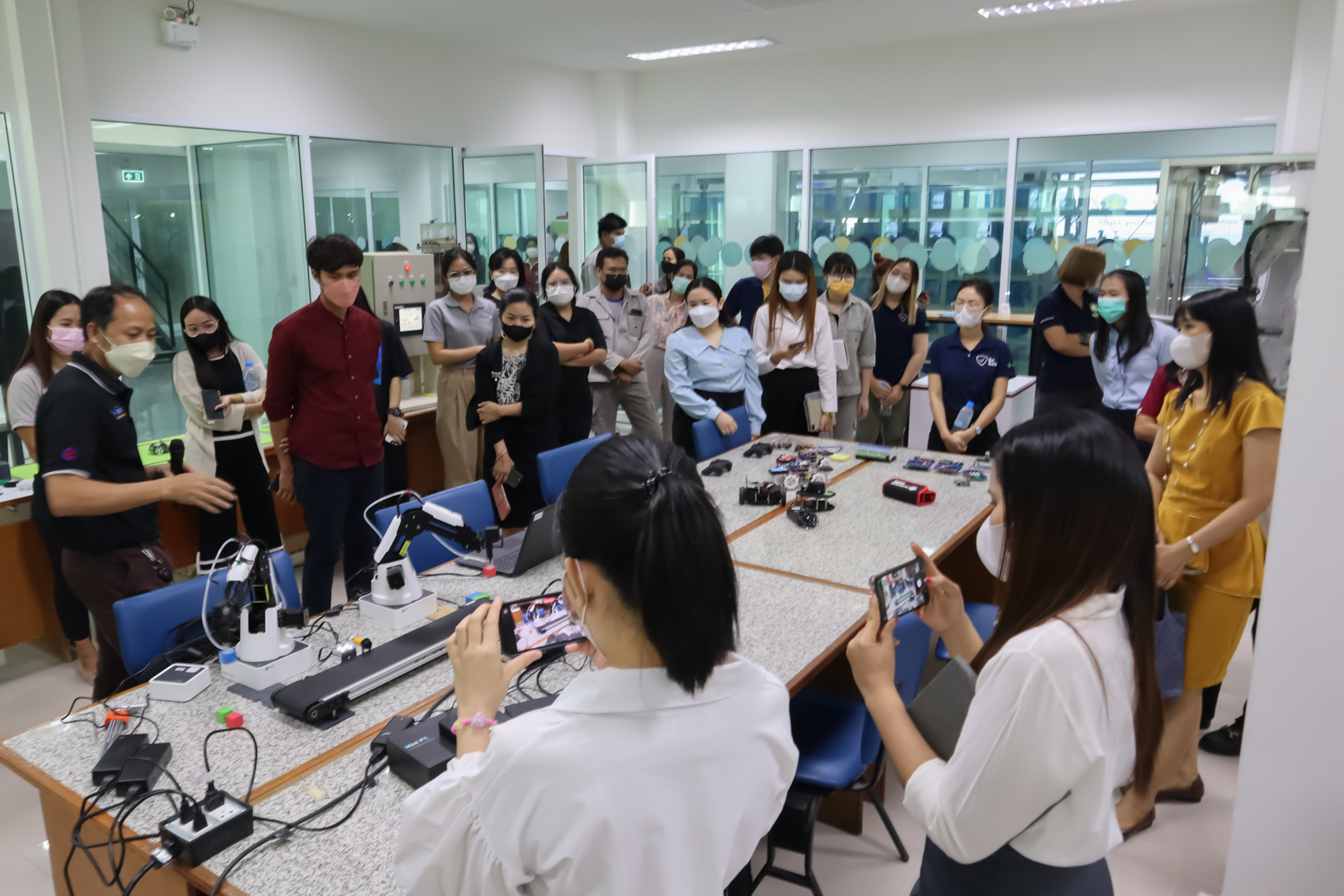 สำนักหอสมุด มหาวิทยาลัยบูรพา จัดอบรมหลักสูตรภาษาอังกฤษเพื่อการสื่อสารในยุคดิจิทัล รอบที่ 2 วัน ...